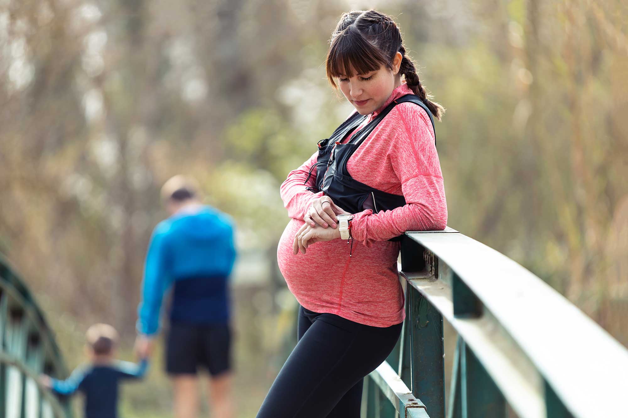 Raskaus ja juoksu 1/2: Voiko raskaana ollessa juosta? - Juoksija