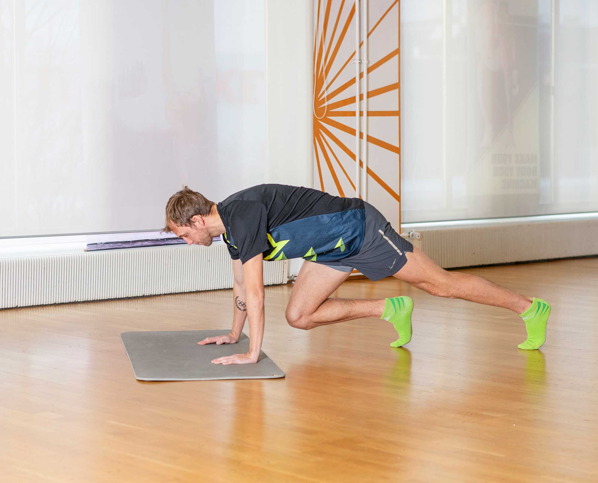 Uutta haastetta juoksijan kotitreeniin – 8 liikettä - Juoksija